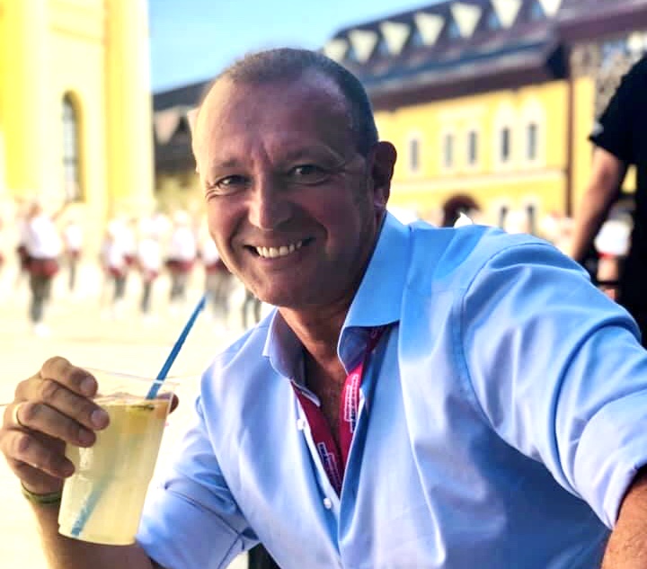 „Nagyon sajnálom azokat, akiknek hiányzik a humor az életéből ...