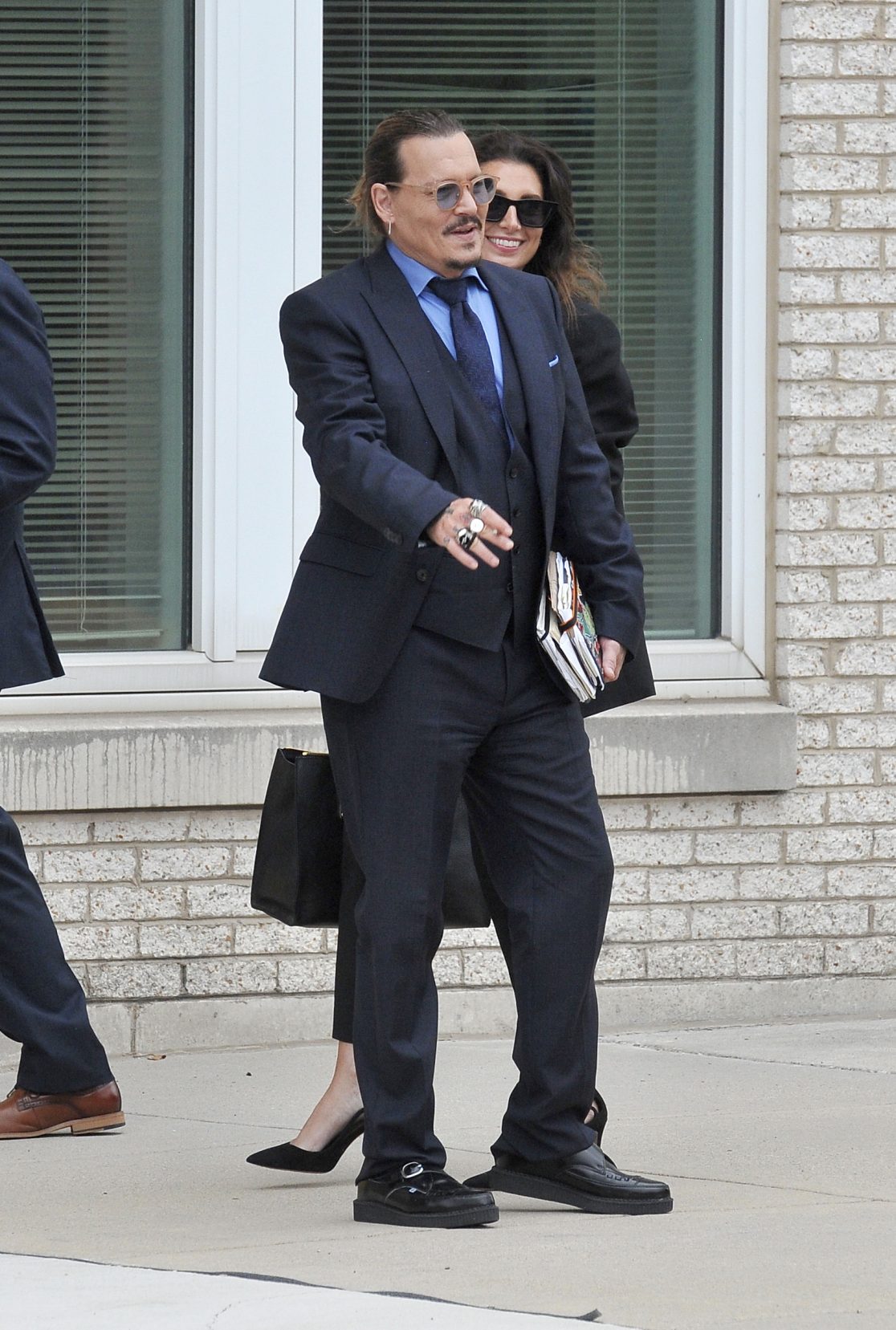 Az 59 éves Johnny Depp mindenkit ledöbbentett, kivel jött össze – Coloré