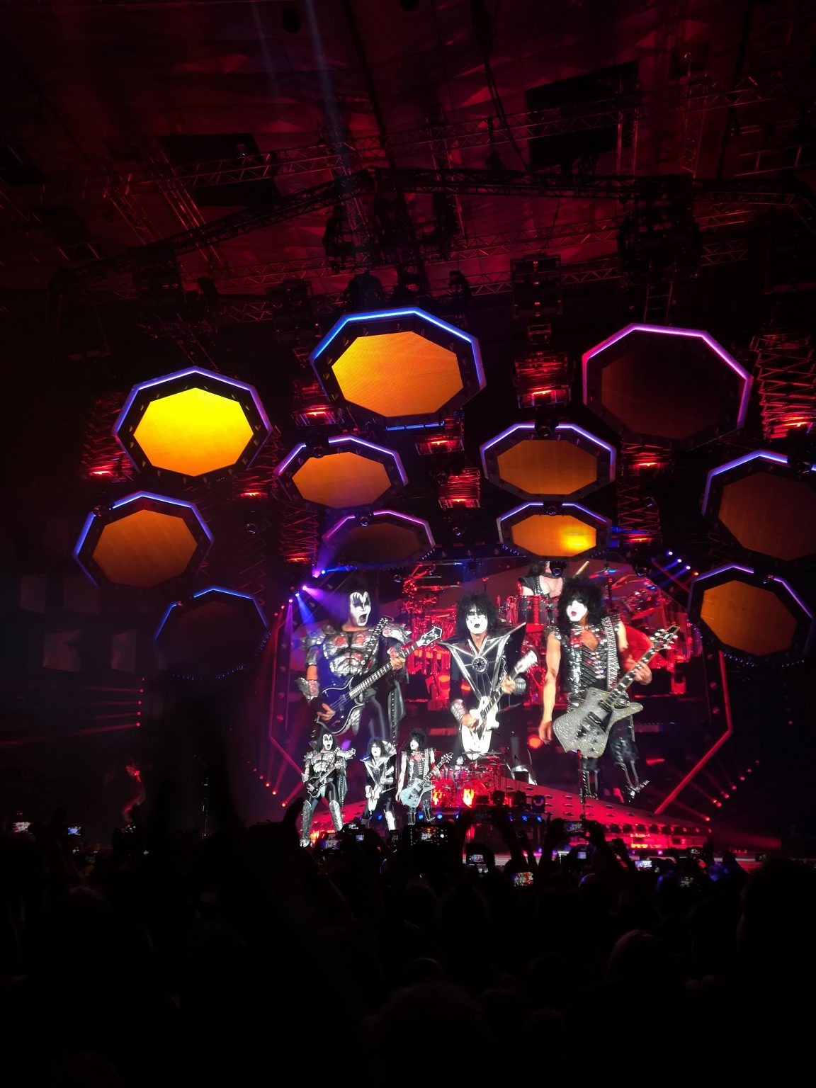 Az együttes, melynek négy tagjából kettő is magyar származású – 50 éves ...