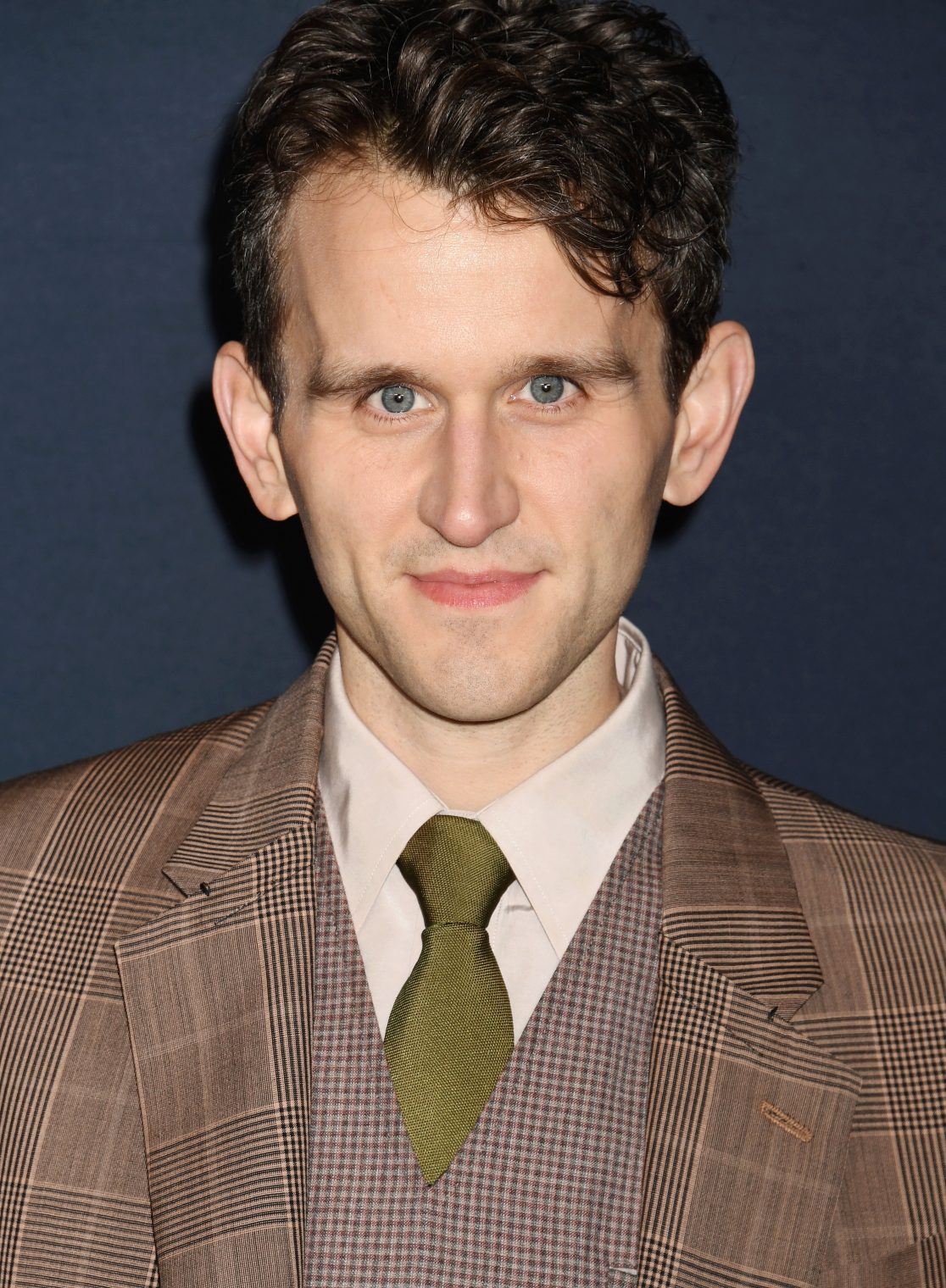 Harry Melling, a Harry Potter-filmek sztárja J.K. Rowlingot és a ...