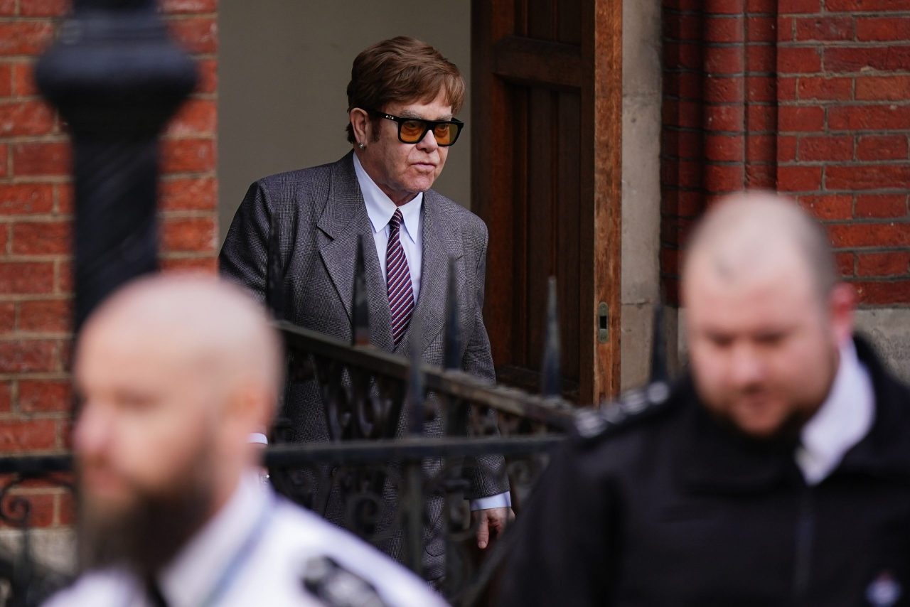 Harry herceg és Elton John felveszik a kesztyűt a Daily Maillel ...