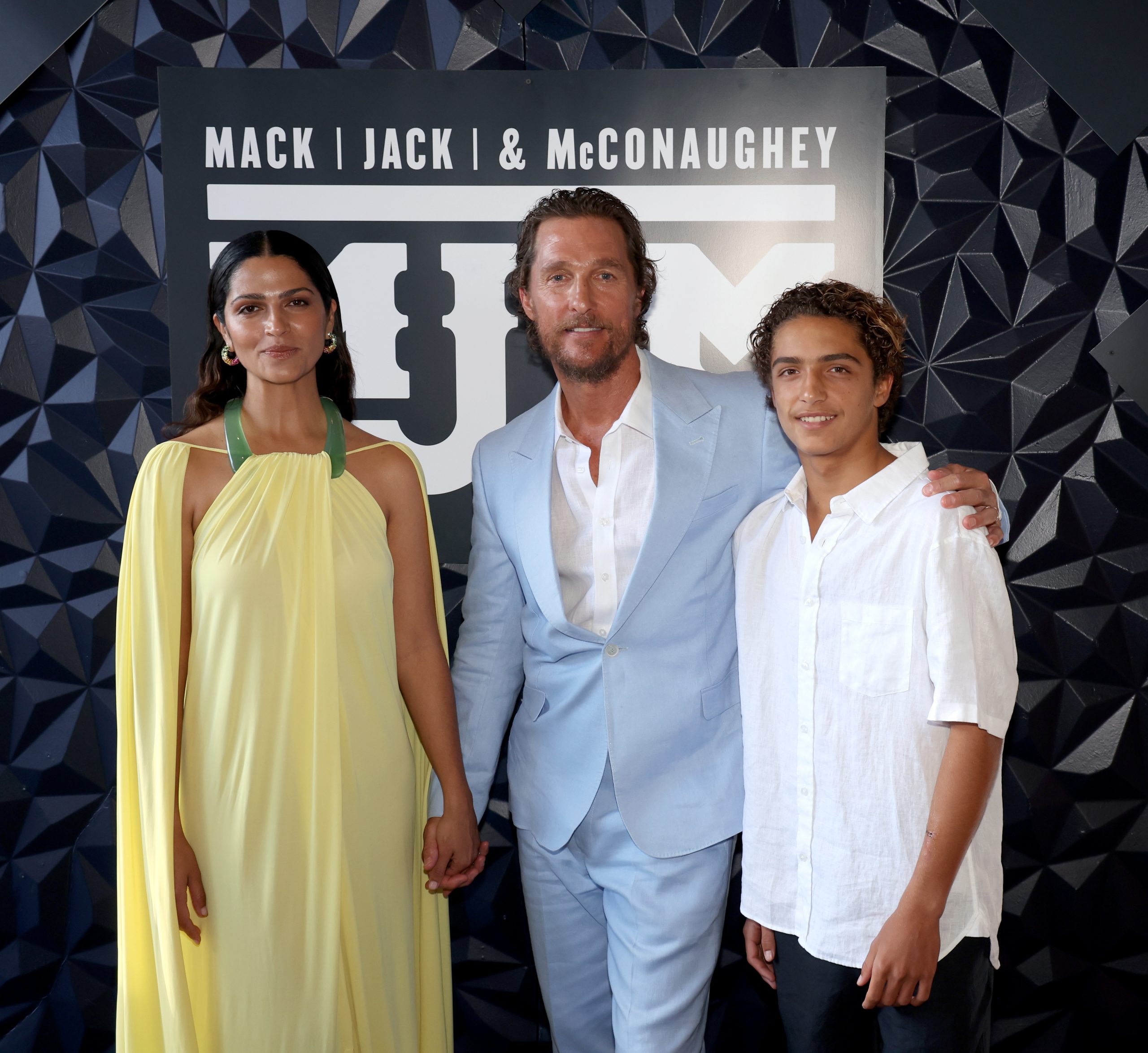 Matthew McConaughey és Camila Alves bevallottan kiakadtak 15 éves fiuk kérésén, de szülinapján ...