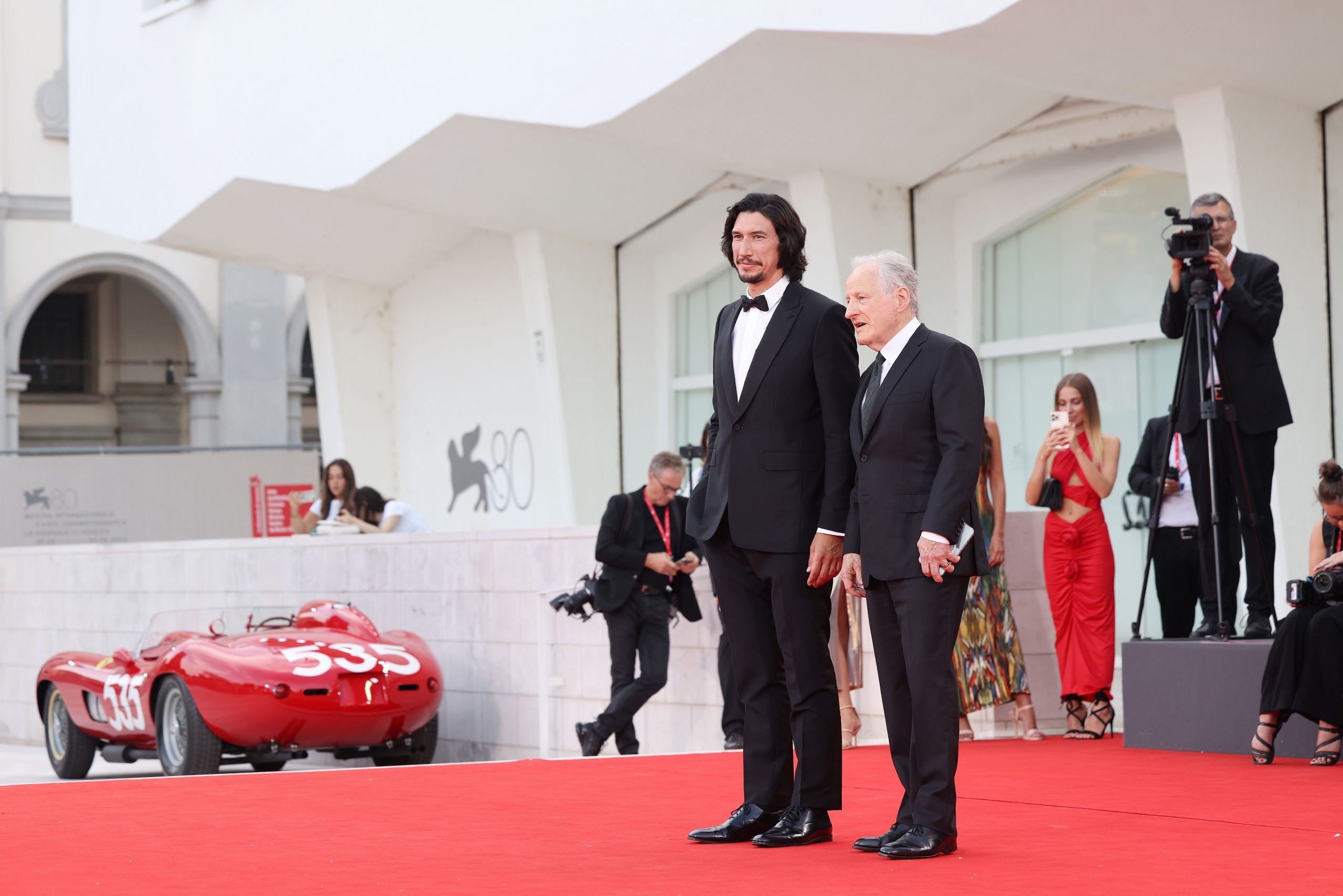 Ezért nem vezetett Adam Driver a Ferrari című új filmje forgatásán – Coloré