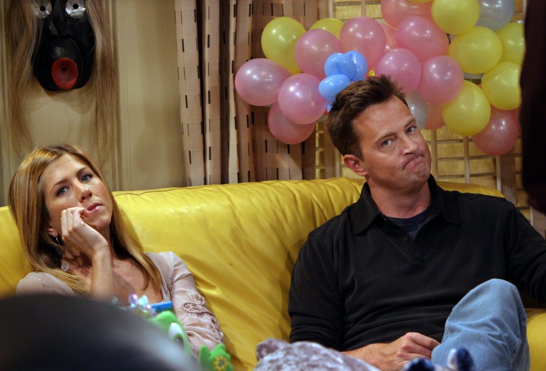 Az 54 évesen elhunyt Matthew Perry halála napján is Jennifer Anistonnal ...