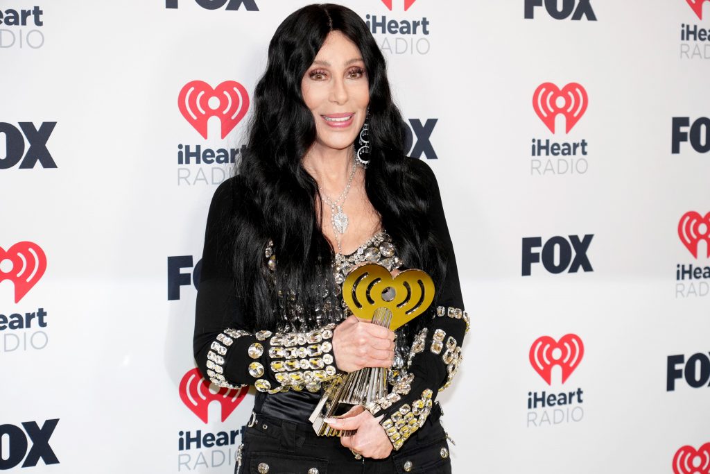 Cher 77 évesen is igazi díva – Bomba alakot villantott (Videóval!) – Coloré